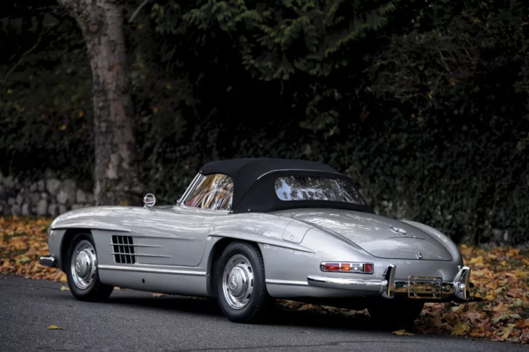 Clásico convertible Mercedes-Benz 300 SL Roadster de 1958 - El124