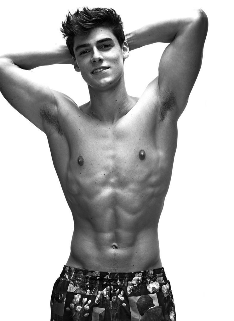 Los mejores cuerpos musculosos y marcados del gimnasio están aquí